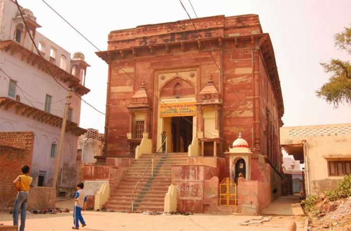Govardhan Temple Images, Govardhan parikrama, Picture of Govardhan Hill ...
